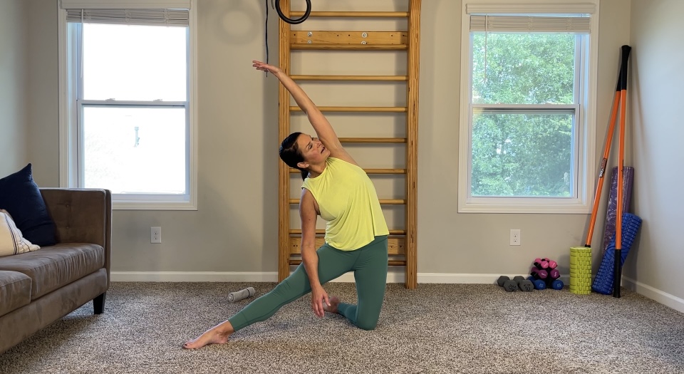 Lower Body Twist and Stretch, 23m - Suzanne Bowen Fitness